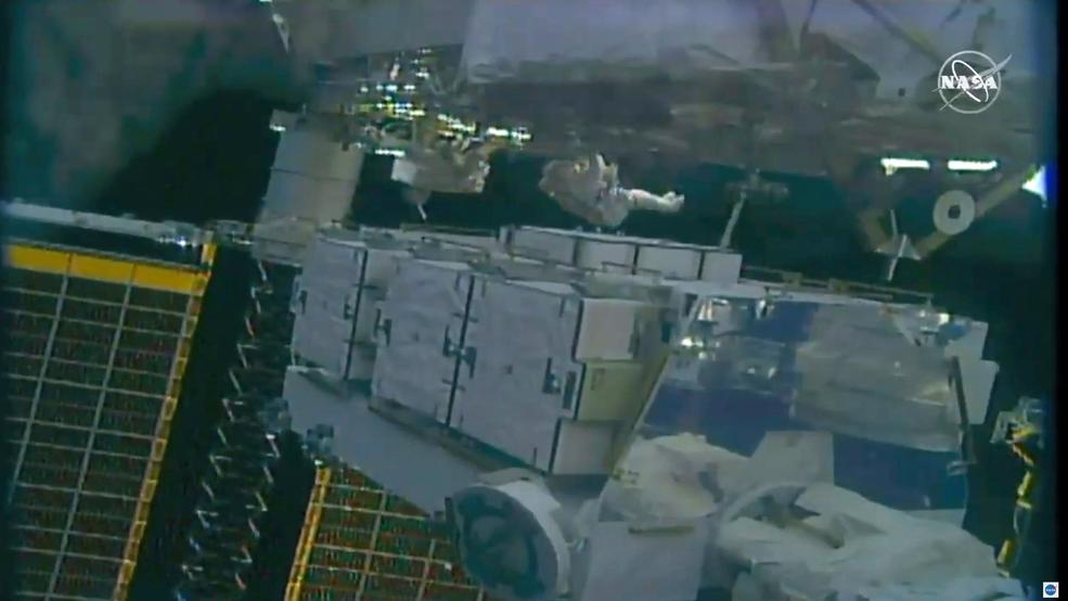 Astronaut completes spacewalk without helmet camera, lights | WWMT