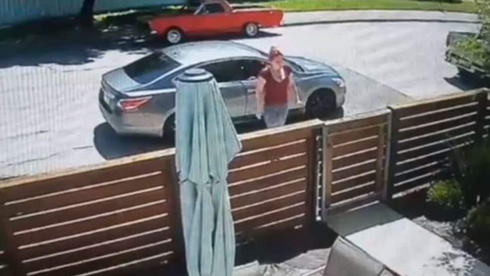 'Porch thief' caught on camera | WOAI